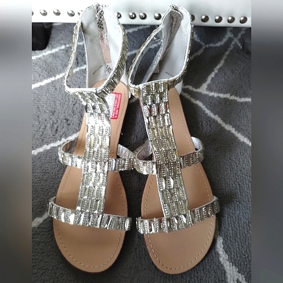 Steve Madden | Shoes | Nwt Steve Madden Shain Jeweled Silver Embossed ...